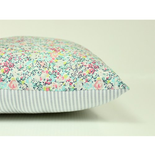 Mini coussin Liberty - Emma & Georgina Lab pour chambre enfant - Les ...