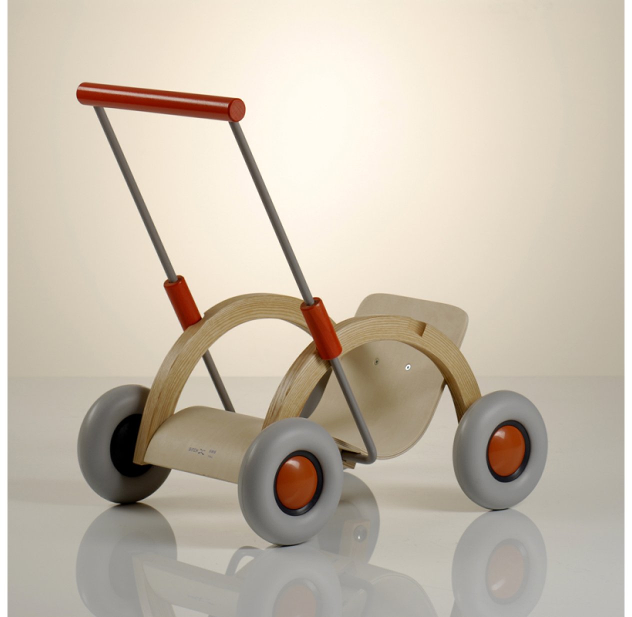 Poussette design Troll Sirch pour chambre enfant - Les Enfants du Design