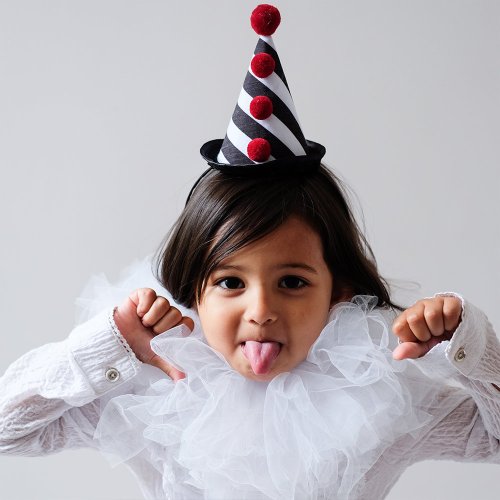 Chapeau de Clown et Colerette Mimi & Lula pour chambre enfant - Les ...