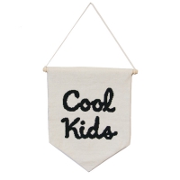 Fanion Cool Kids Woouf pour chambre enfant - Les Enfants du Design